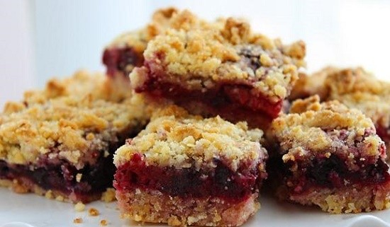 These Strawberry Shortbread Bars Make The Perfect Summer Time Treat ...