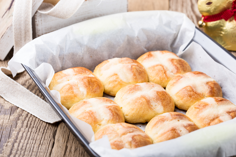 The Overnight Maple Hot Cross Buns Are the Ultimate Spring Treat ...