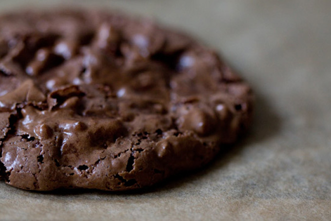 These Chocolate Puddle Cookies Are Crispy on the Outside and Gooey on ...